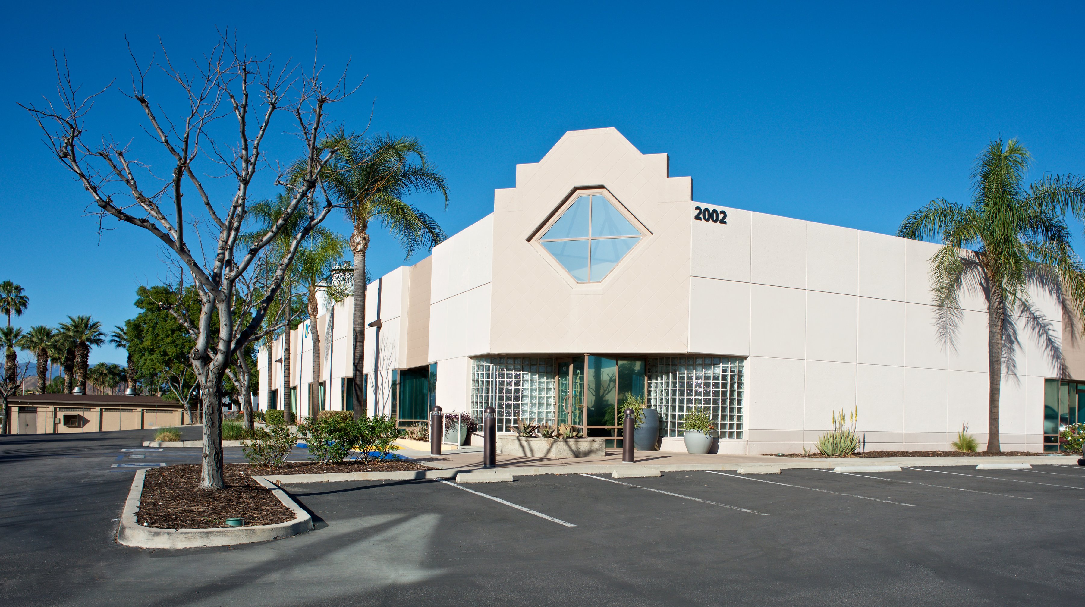 Summit Business Center - CIP Real Estate